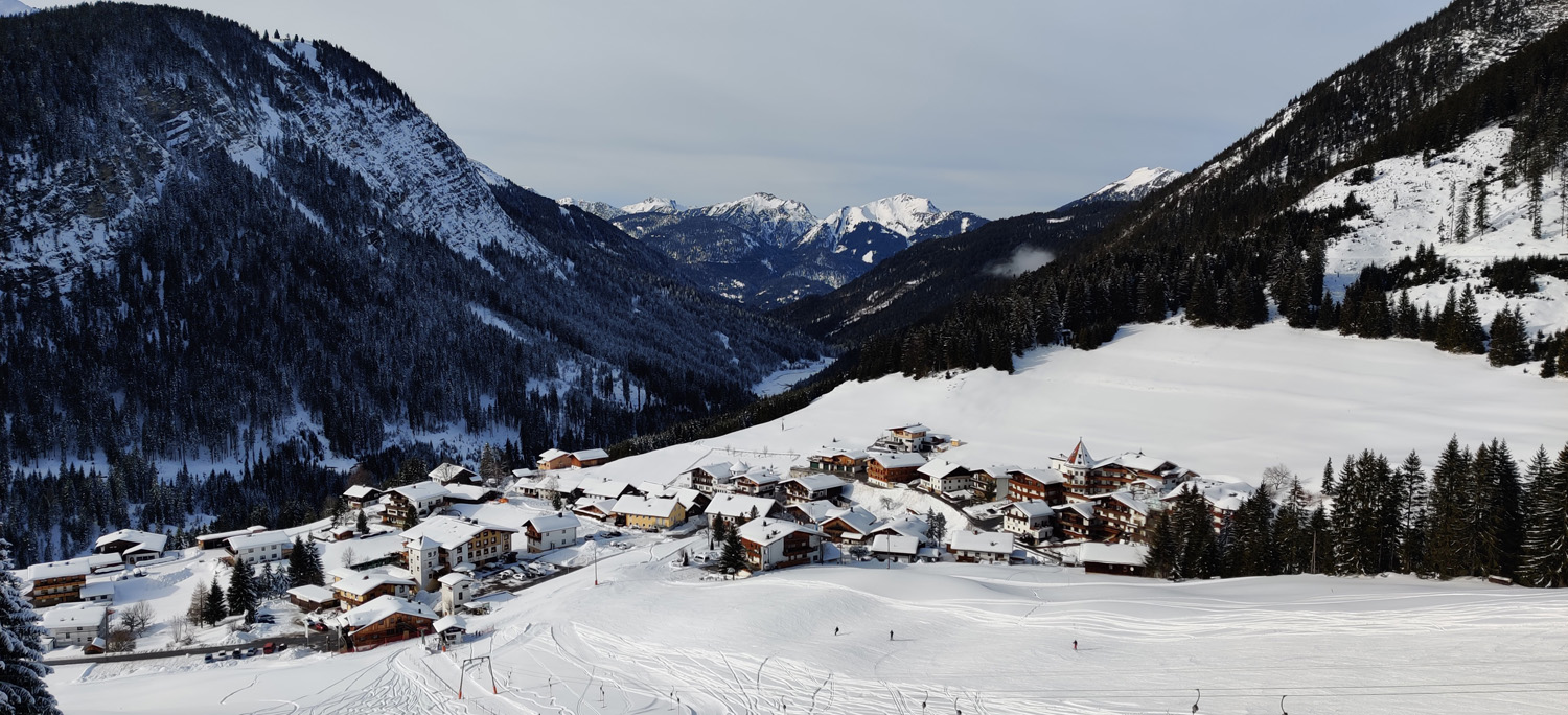Wintersport Rinnen - Dorp in Oostenrijk
