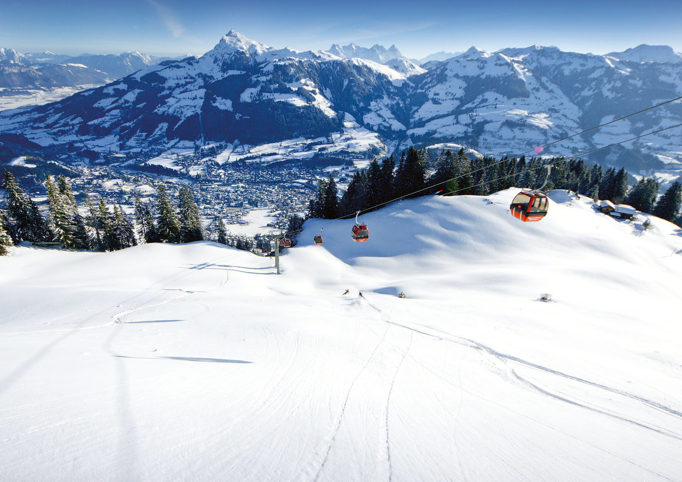 Wintersport Aurach bei Kitzbühel - Dorp in Oostenrijk